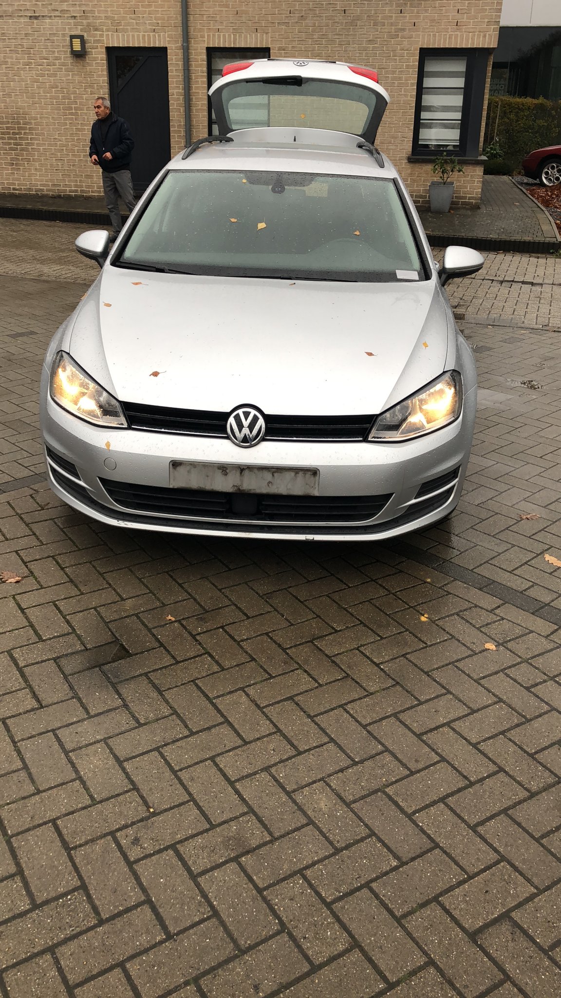 Auto Afbraak Genk met openingsuren - Banden
