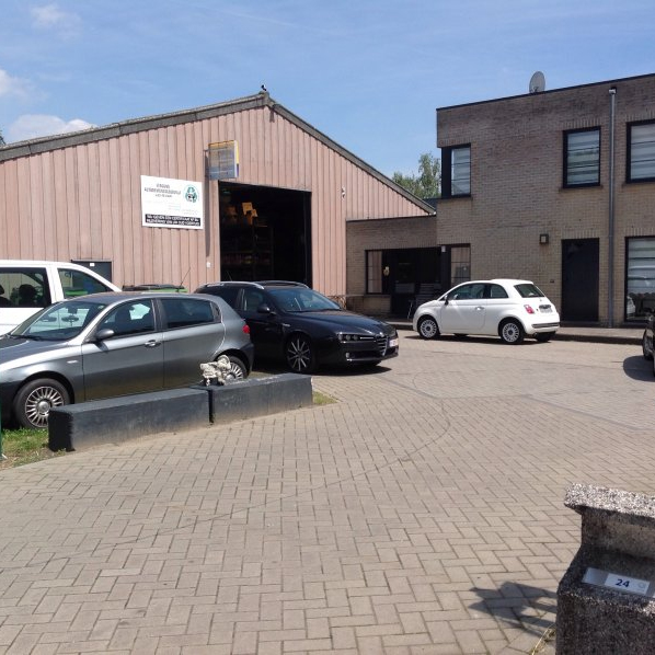 Auto Afbraak Genk met openingsuren - Banden